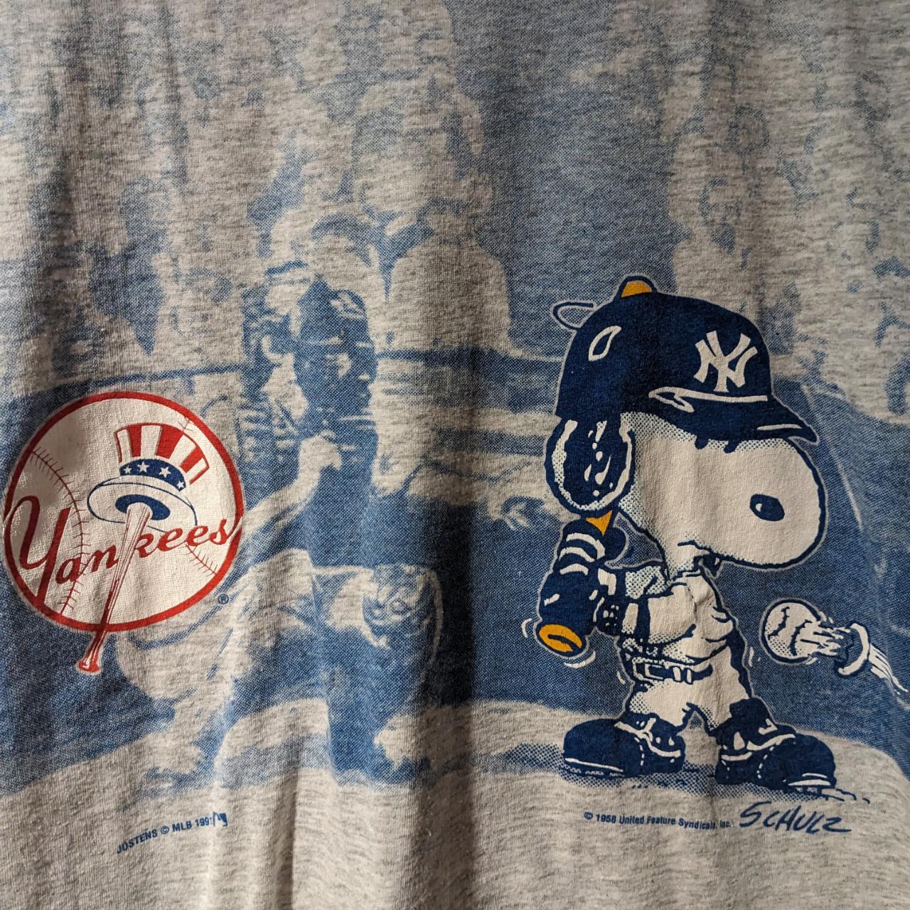 Vintage 1991 New York Yankees Peanuts Snoopy... | Depop