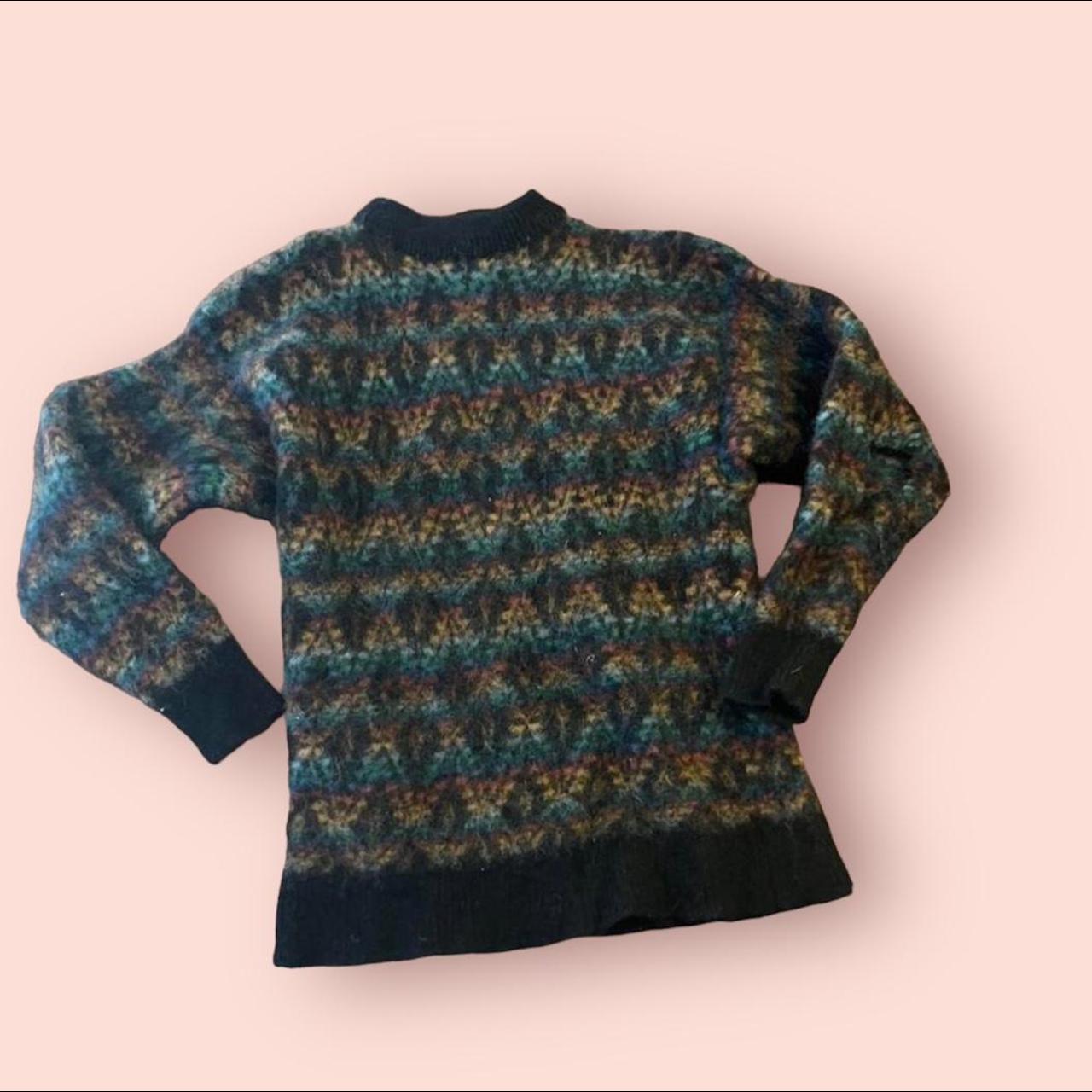 Vintage earthy tones sweater🖤 the cutest etchings... - Depop