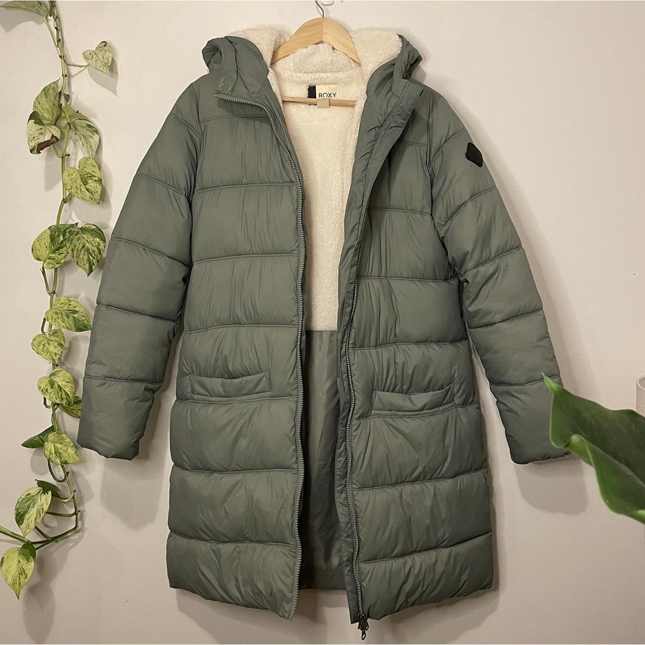 Roxy hooded puffer jacket (long). Size 6 (XS). Worn... - Depop