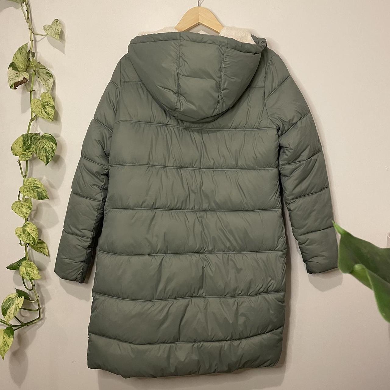 Roxy hooded puffer jacket (long). Size 6 (XS). Worn... - Depop