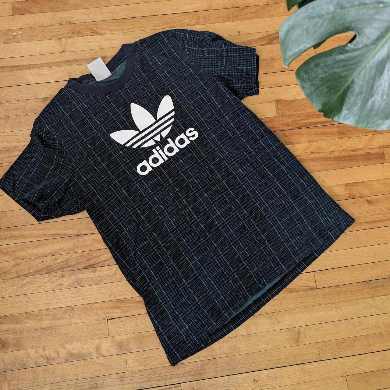 Adidas patterned t-shirt - Depop