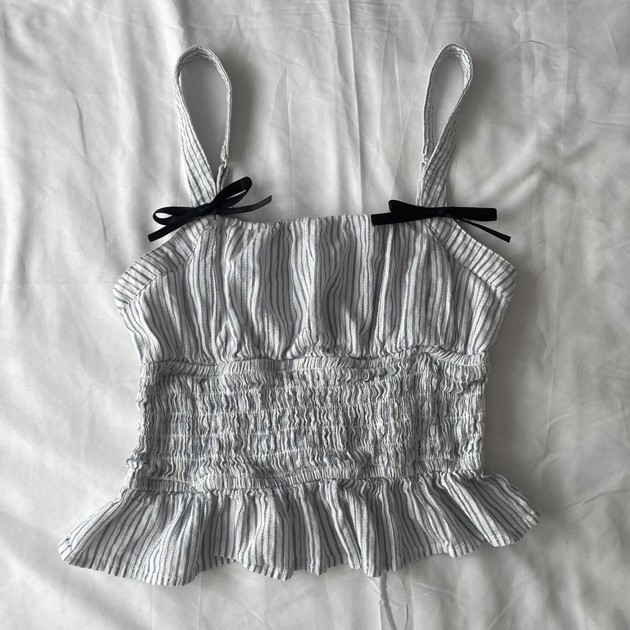 Babydoll ruffled scrunch top sized M but best for a S - Depop