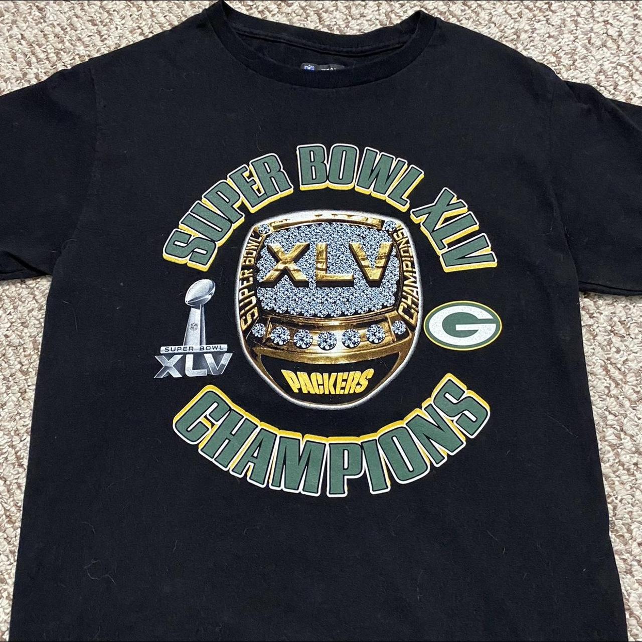 NFL Men's T-shirt | Depop