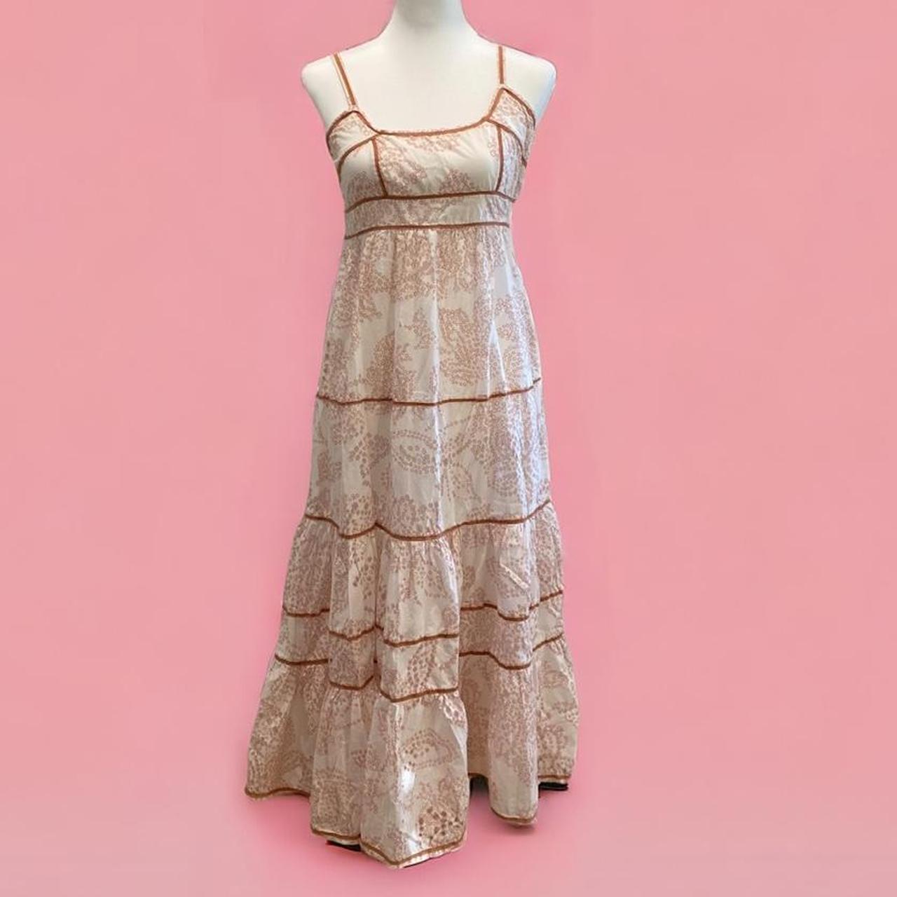 A beautiful maxi dress with inner layer, perfect for... - Depop