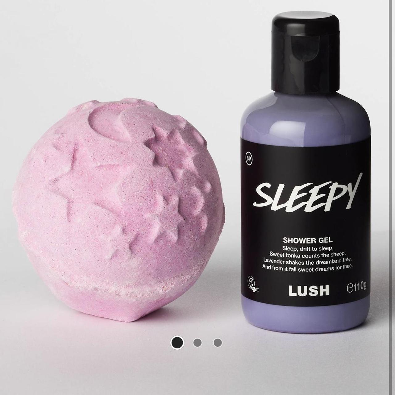 LUSH GIFT SET comes with a bath bomb and shower gel!... - Depop