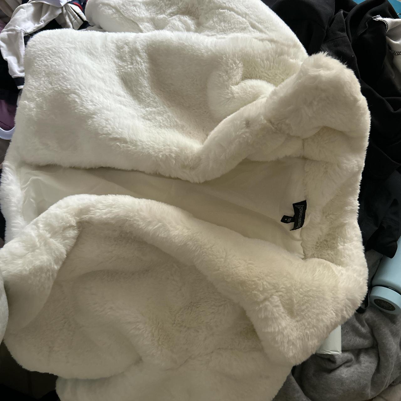 Fluffy puffer jacket - MEDIUM SIZE - Depop