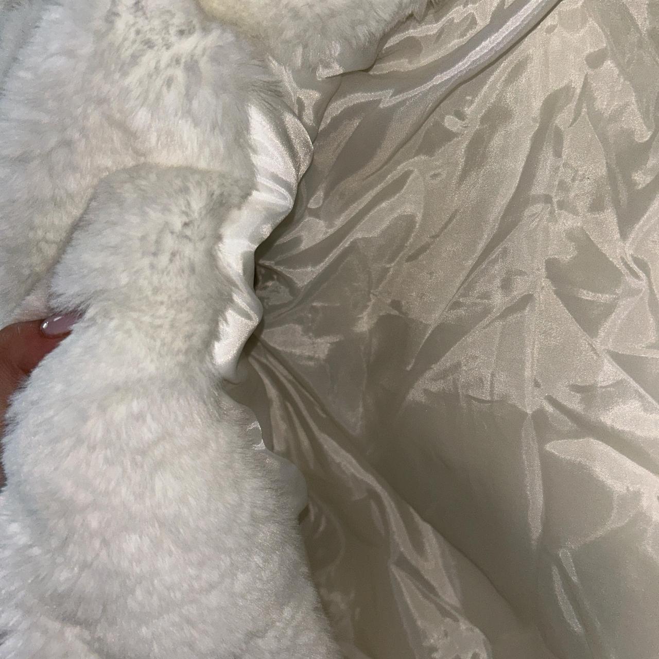 Fluffy puffer jacket - MEDIUM SIZE - Depop