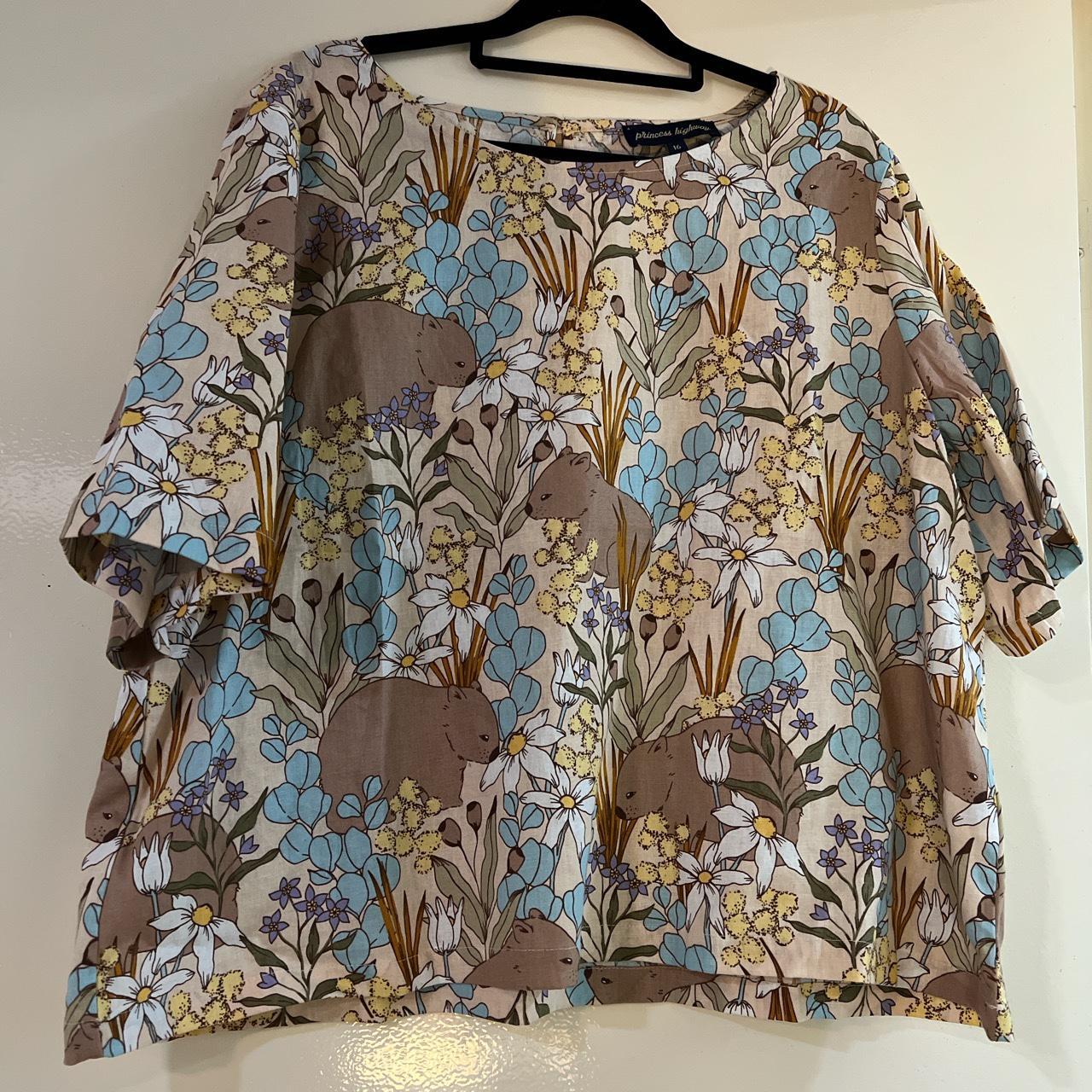 Princess highway wombat top. Size 16. Lightly... - Depop