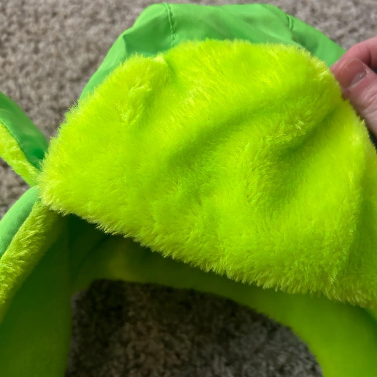 Green winter hat new with tags on - Depop