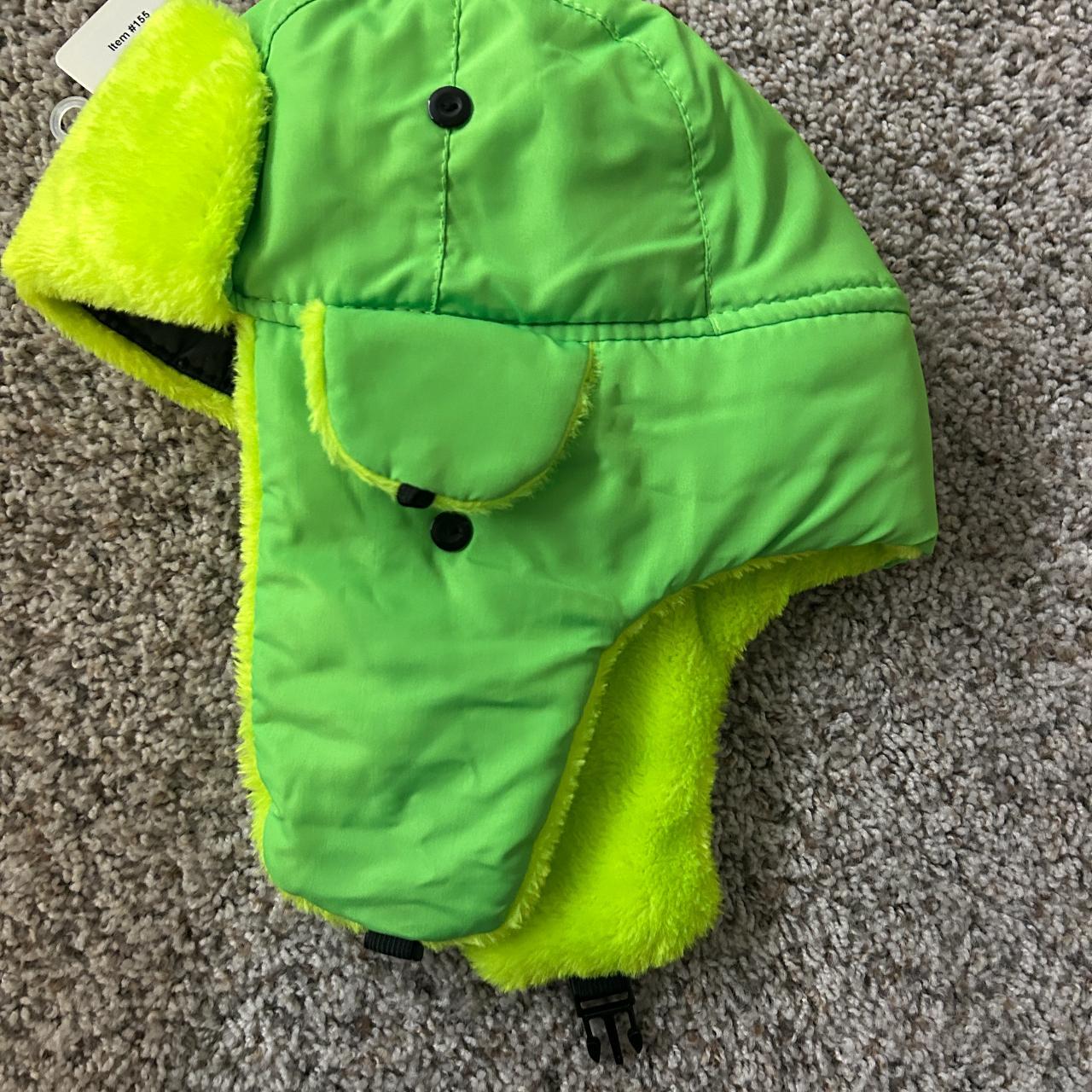 Green winter hat new with tags on - Depop