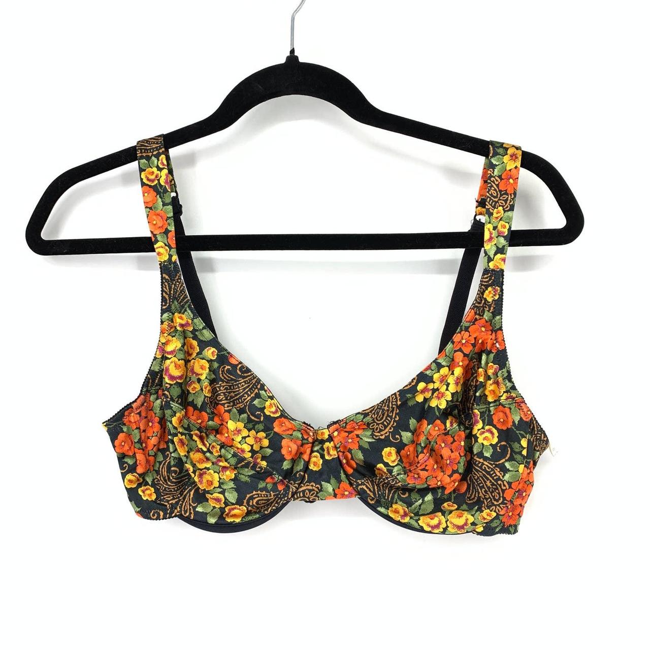 Vanity Fair Women's multi Bra | Depop