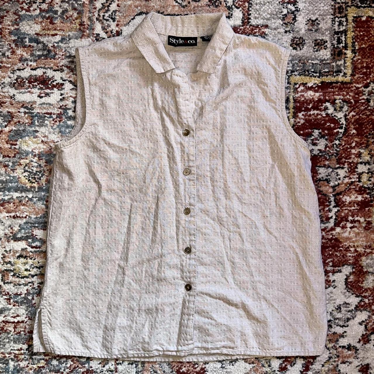 Sleeveless linen / Cotten blend button up top Size: 8 - Depop