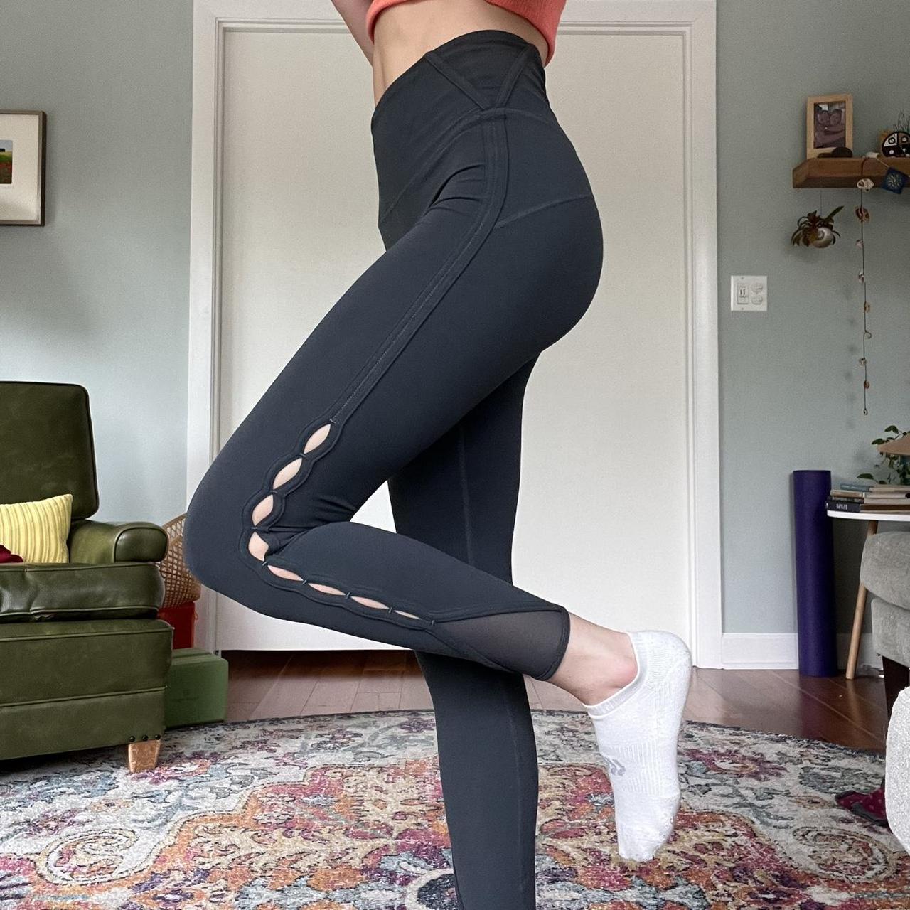 grey athleta leggings size xs - Depop