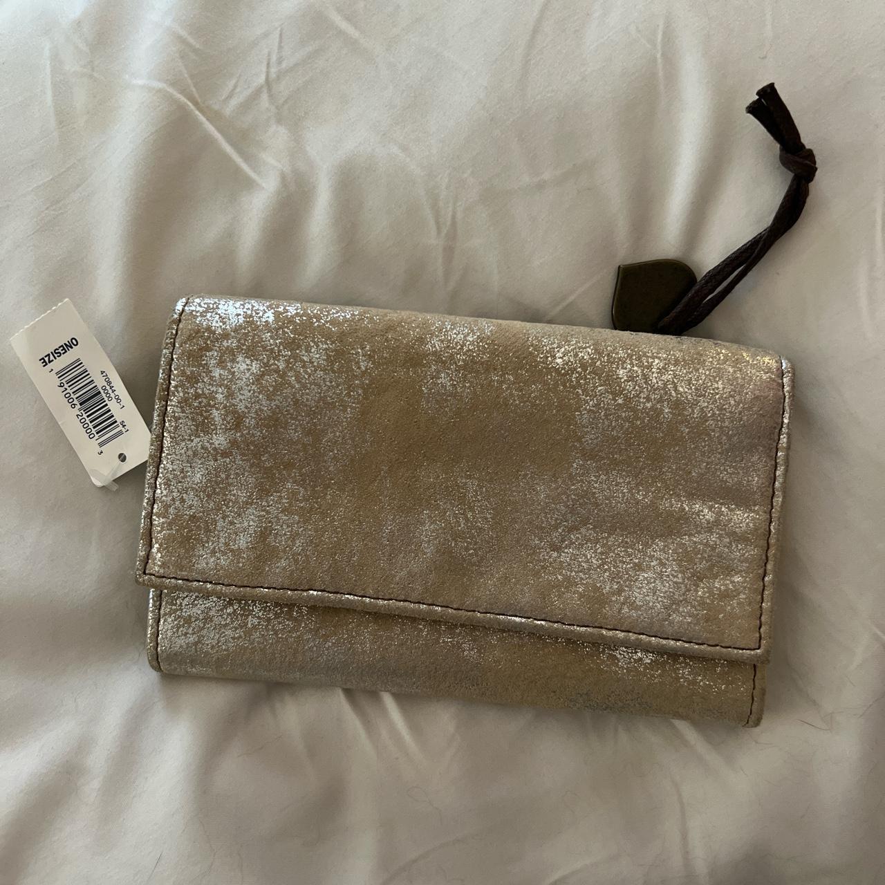 Gap wallet - small defect on the inside middle... - Depop