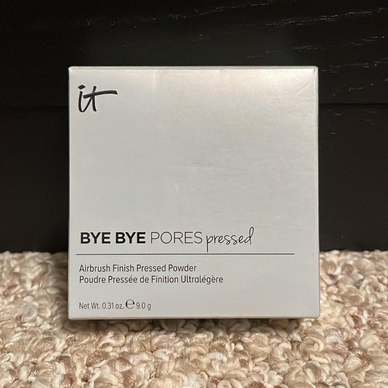 IT Cosmetics Bye Bye Pores Pressed Powder in... - Depop