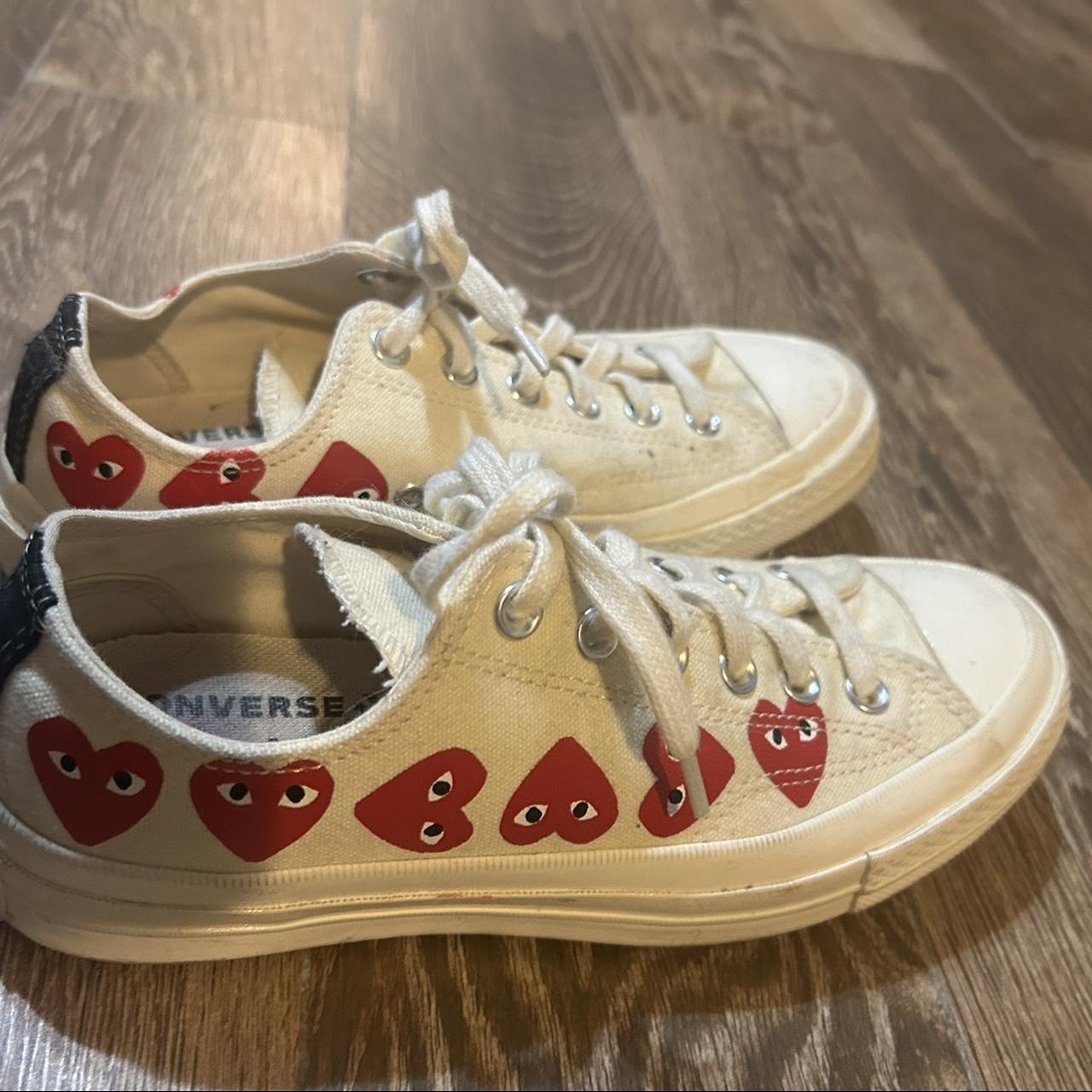 Converse Women's Cream and Red Trainers | Depop