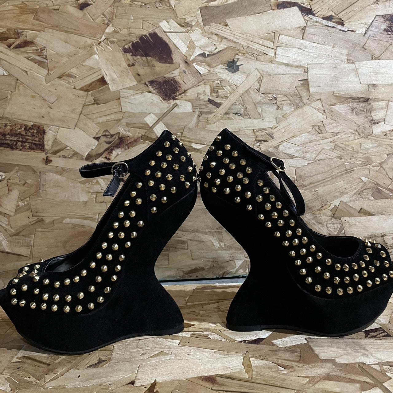 STEVE MADDEN SPIKY PLATFORM HEELS Y2K SIZE... - Depop