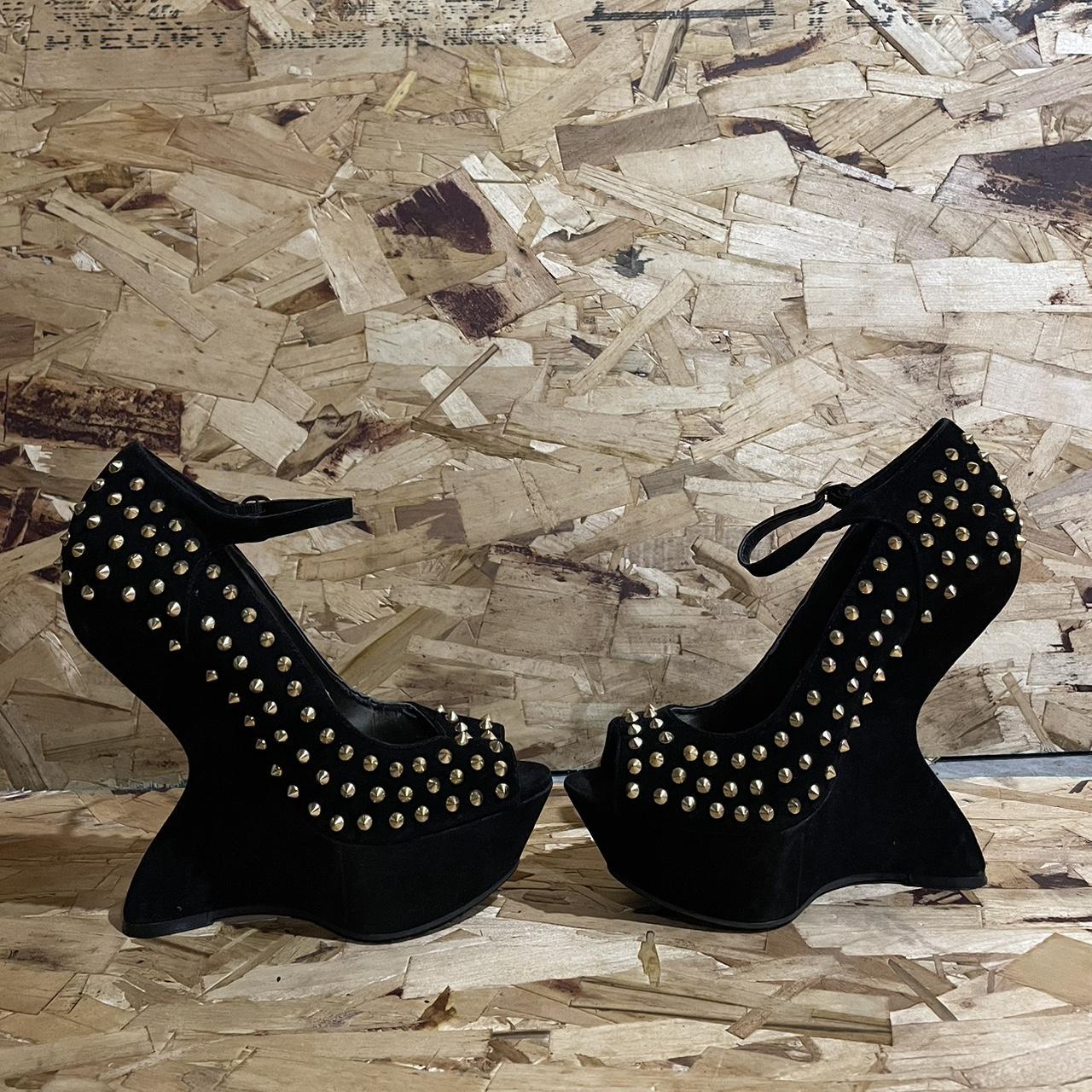 STEVE MADDEN SPIKY PLATFORM HEELS Y2K SIZE... - Depop