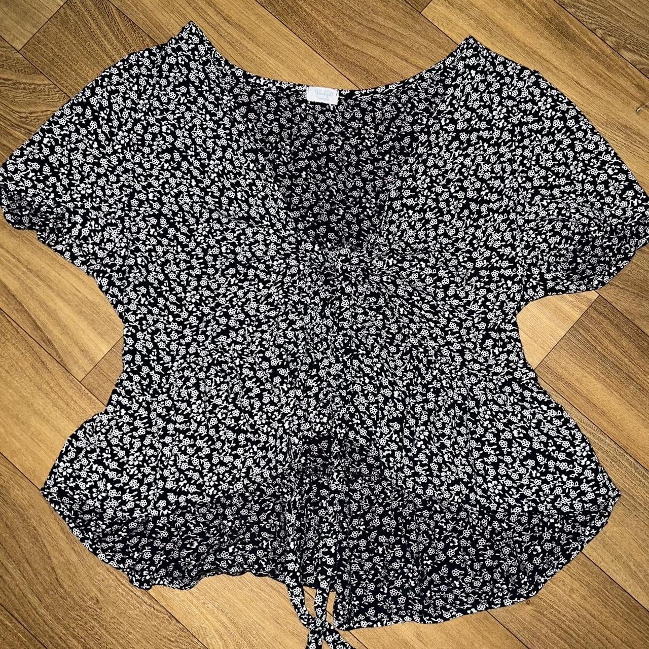 brandy melville tie up top #johngalt... - Depop