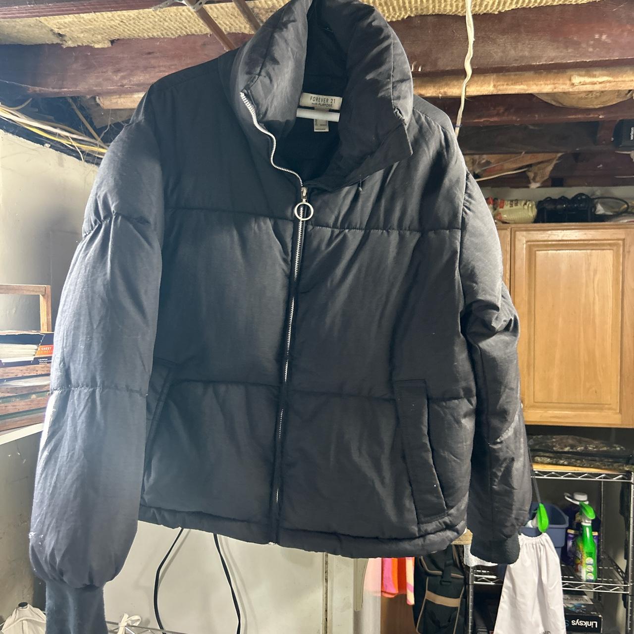 Forever 21 puffer jacket super comfy - Depop