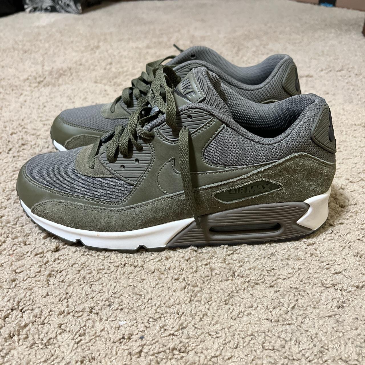 Nike Men's Green Trainers | Depop