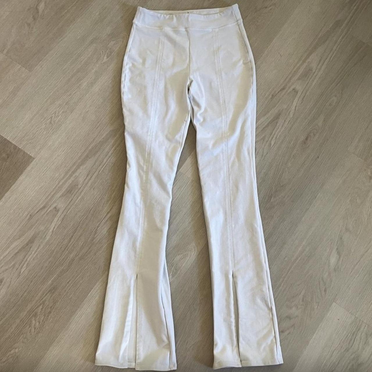 alo yoga flutter leggings in ivory full length split... - Depop alo yoga flutter leggings in ivory full length split... - Depop