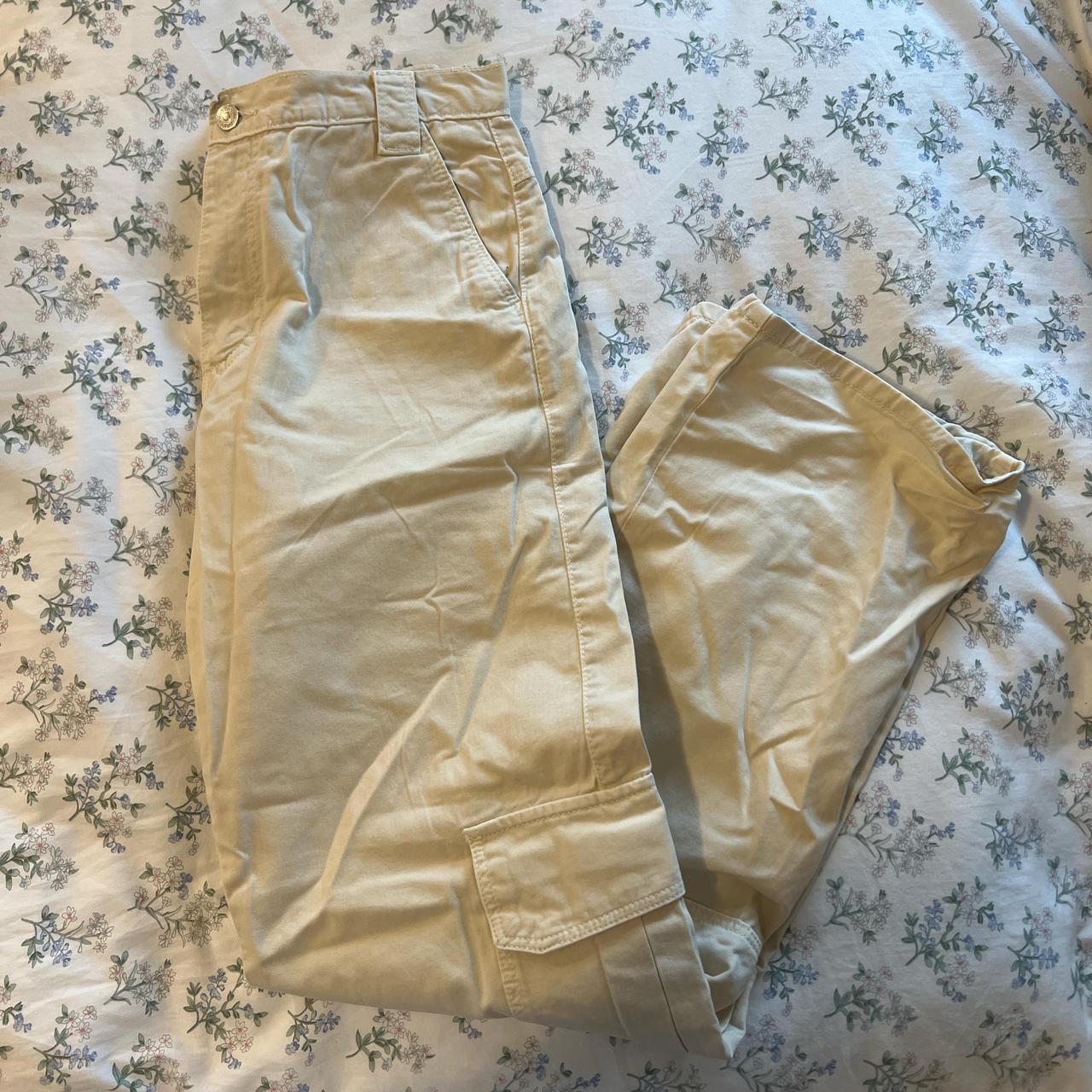 Cream colored cargo pants from Zara - worn once - Depop