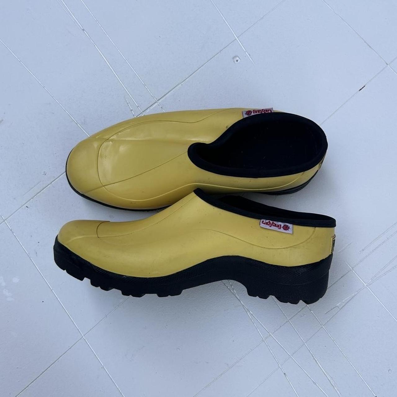 RANGER “Lady Bug” garden clogs 💛 Fits 7.5-8 - Depop