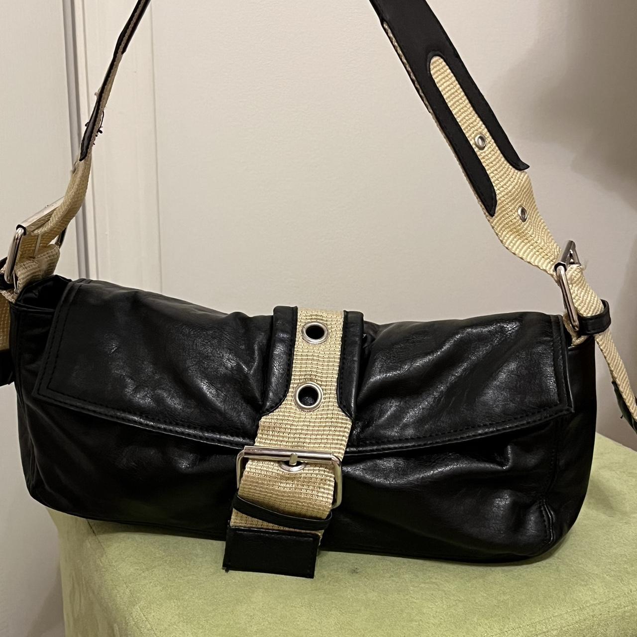Black Buckle Purse such a cute staple purse! - Depop