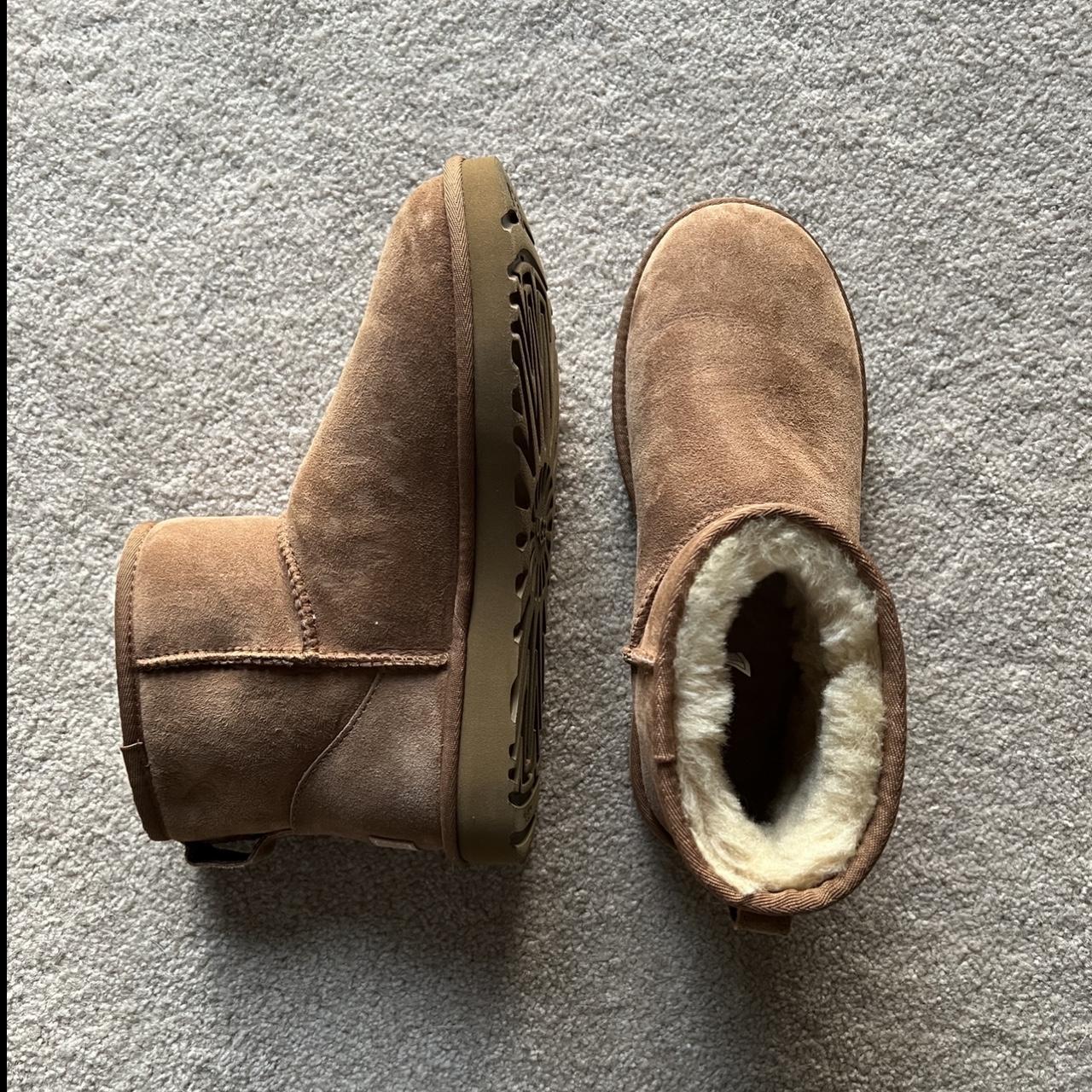 Women’s Uggs Classic Mini II. Size 9 women’s, gently... - Depop