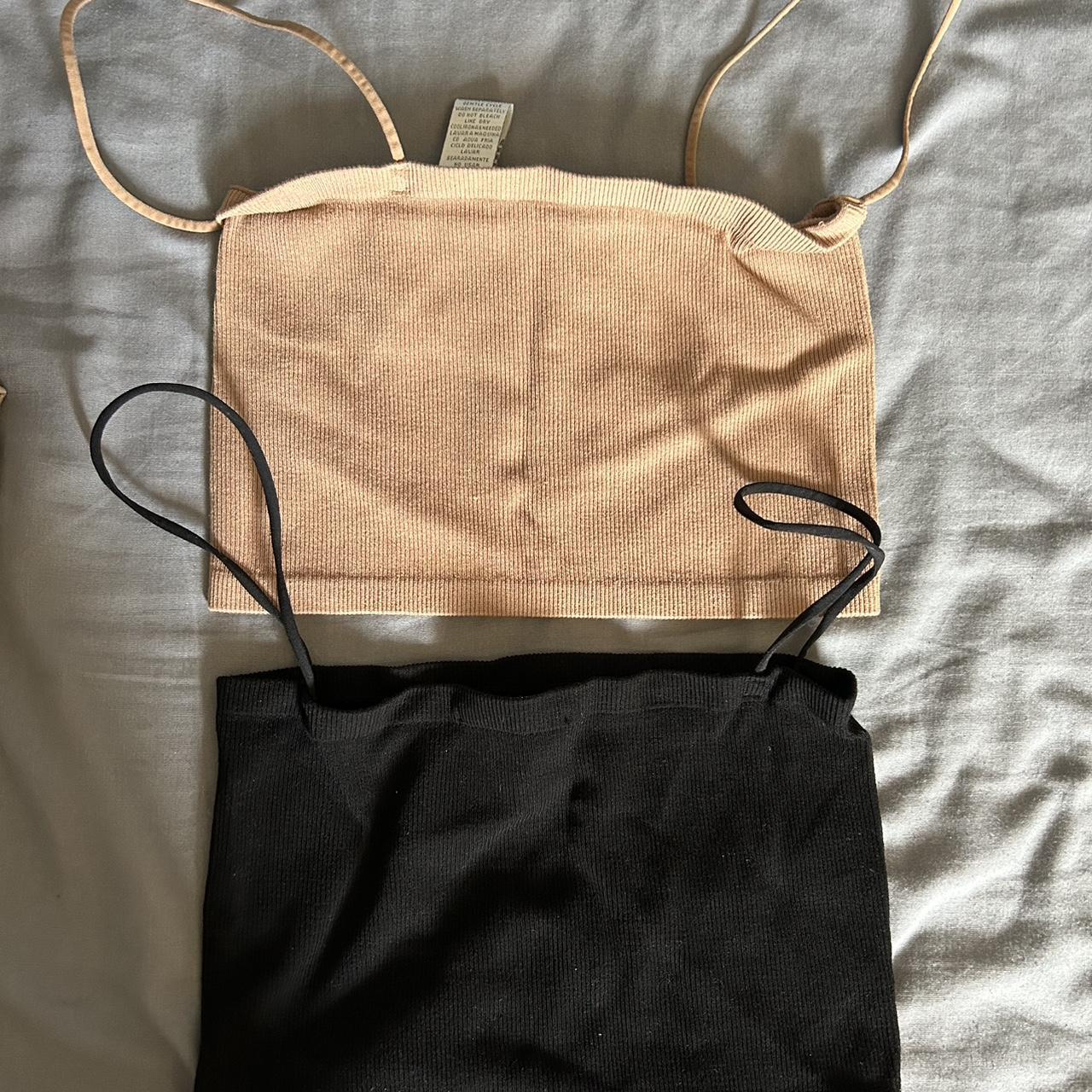 2 crop tops - Depop