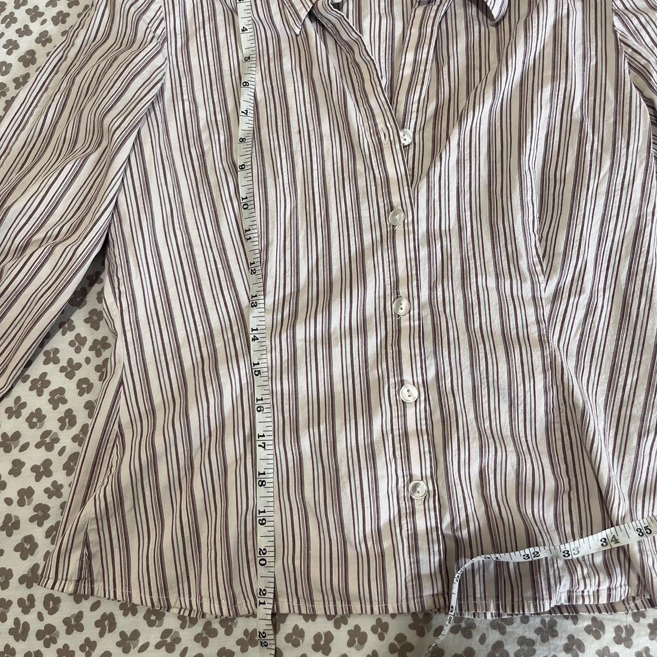 Office Siren Fitted Button Up 🦢 Super cute top... - Depop