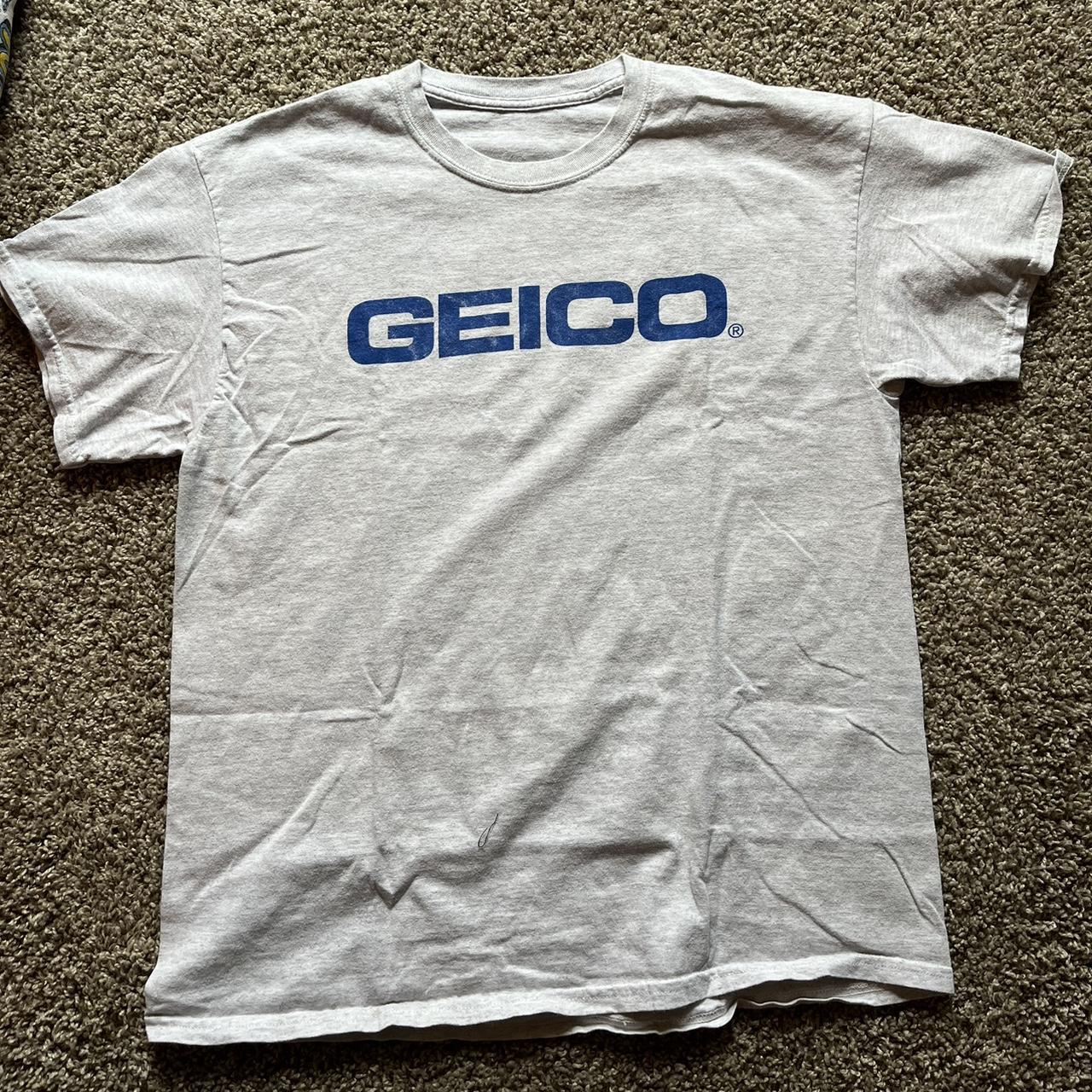 Heather grey Geico logo shirt Men’s large - Depop