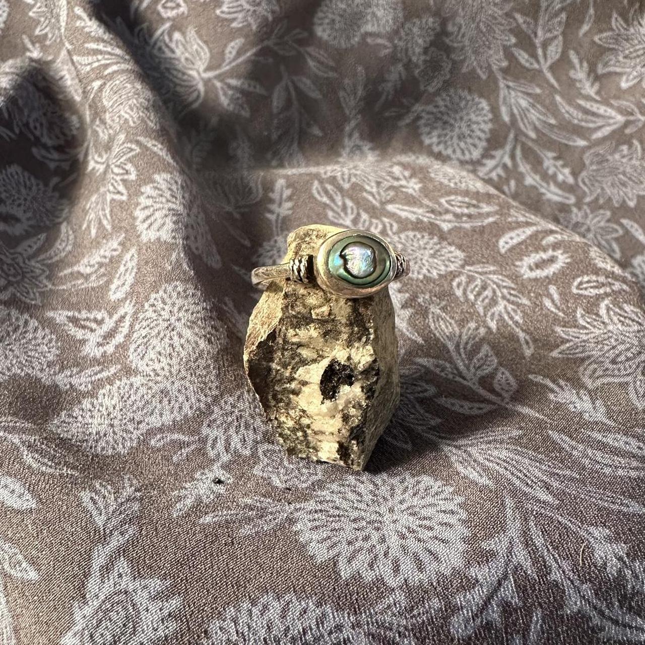 Hypnotizing size 6 abalone ring with rope like... - Depop