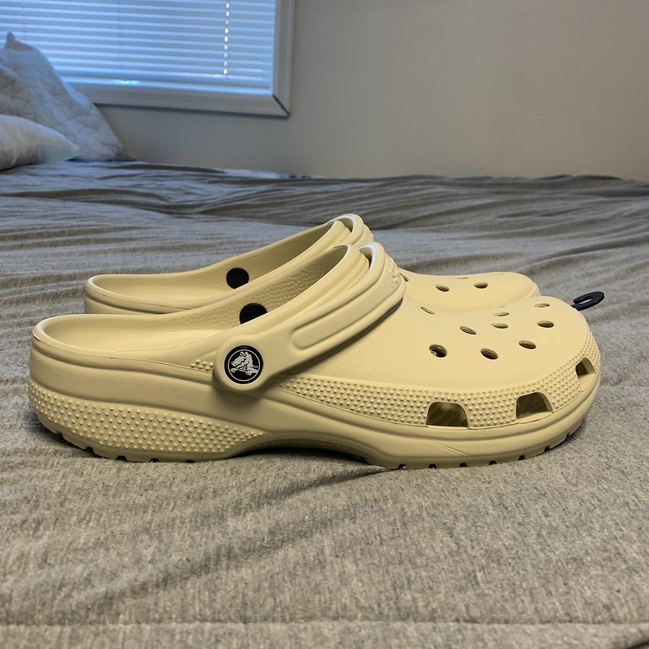 Crocs Men's Cream Clogs | Depop