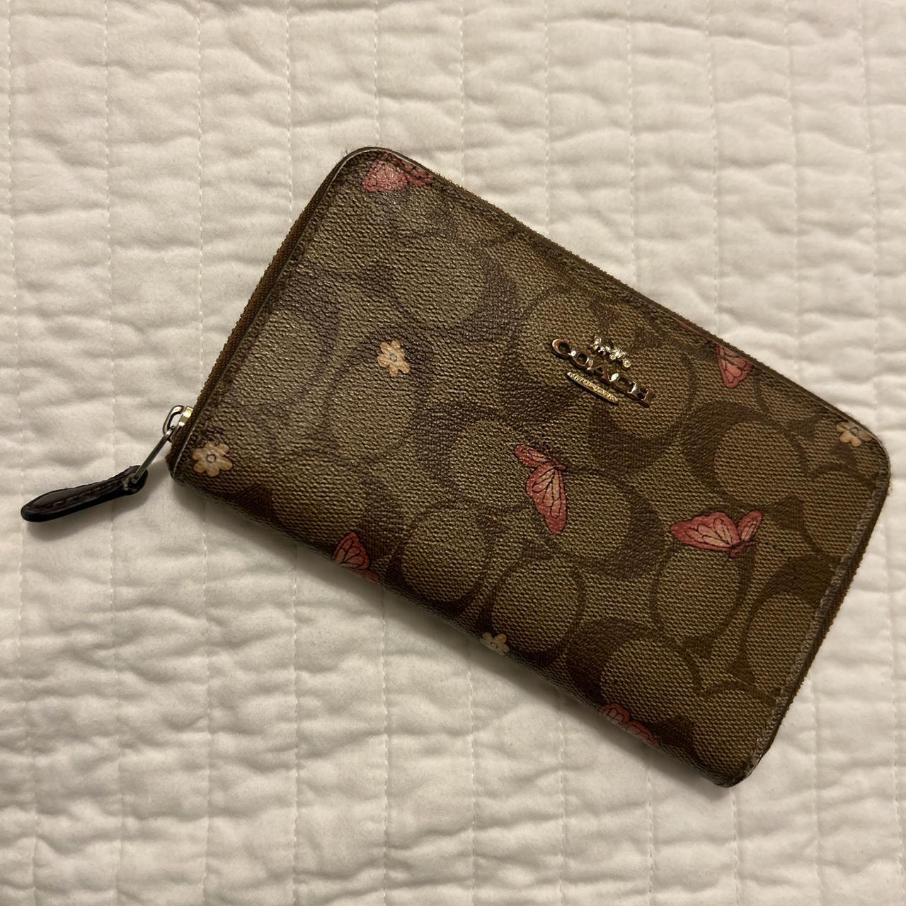 cutest coach butterfly wallet, it’s in super good... - Depop