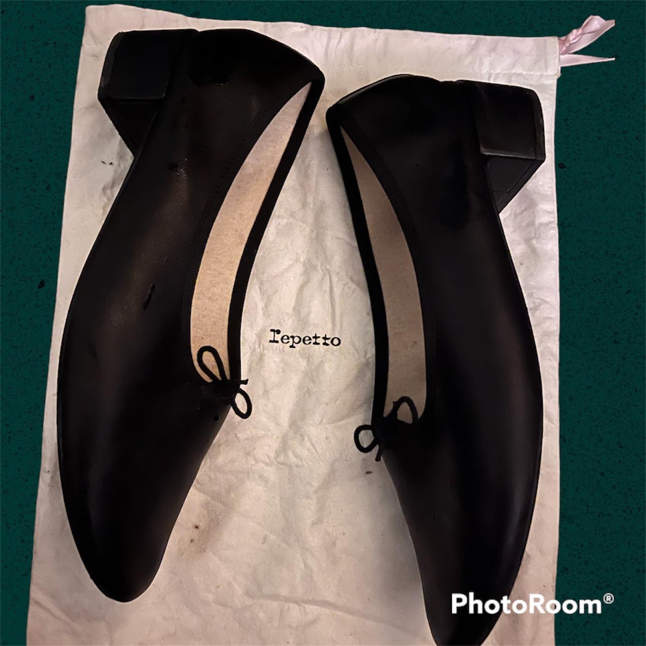 Repetto Women's Black Ballet-shoes | Depop