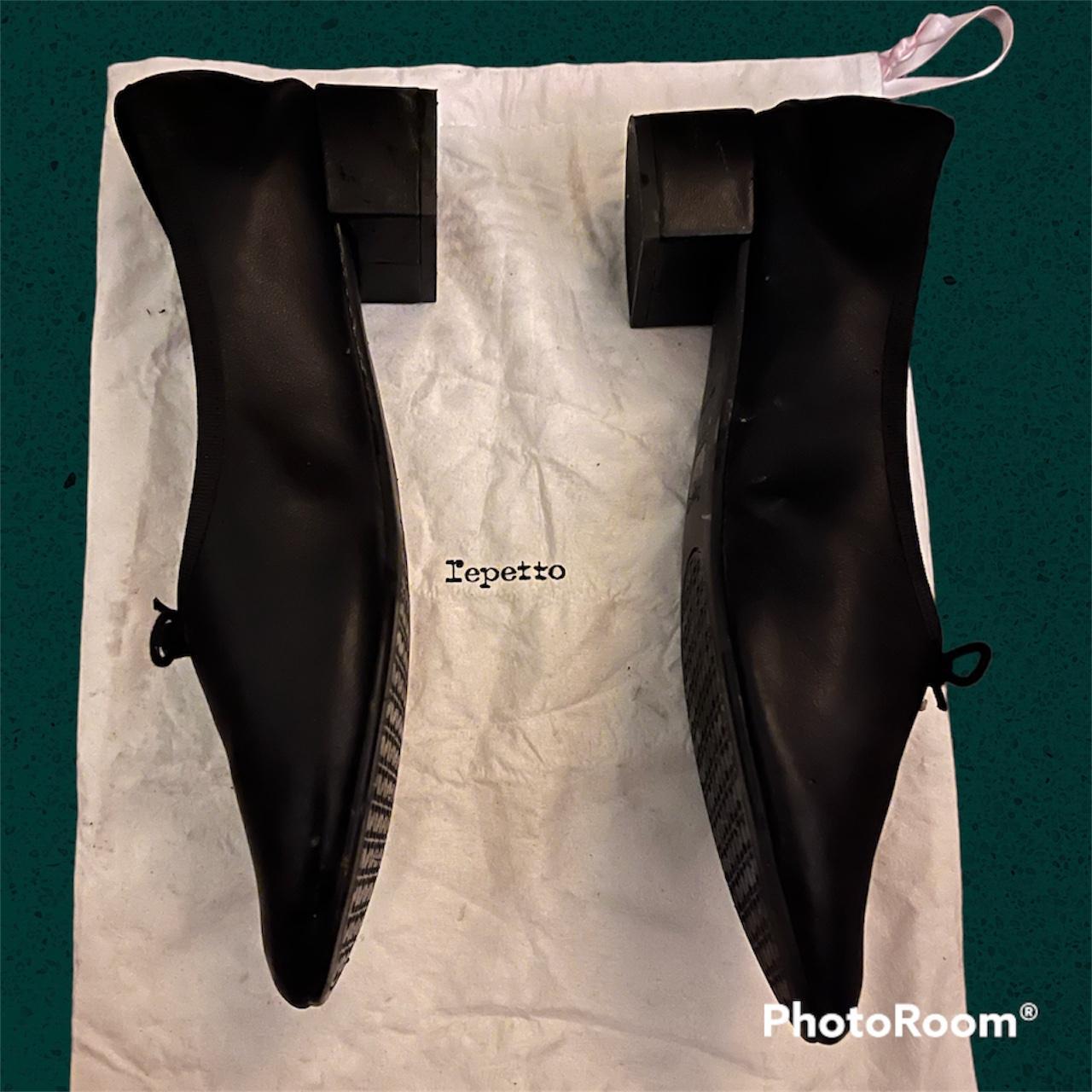 Repetto Women's Black Ballet-shoes | Depop