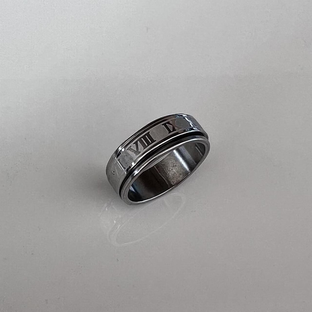 Sterling silver ring Doubles as a fidget! Size 10 - Depop