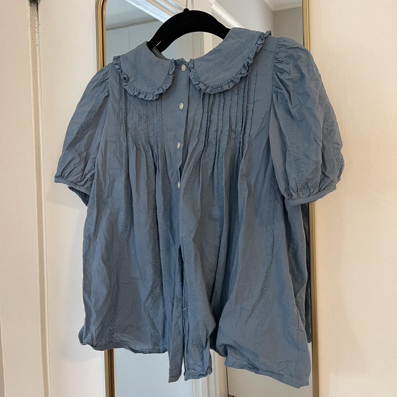 Universal Thread Women's T-shirt | Depop