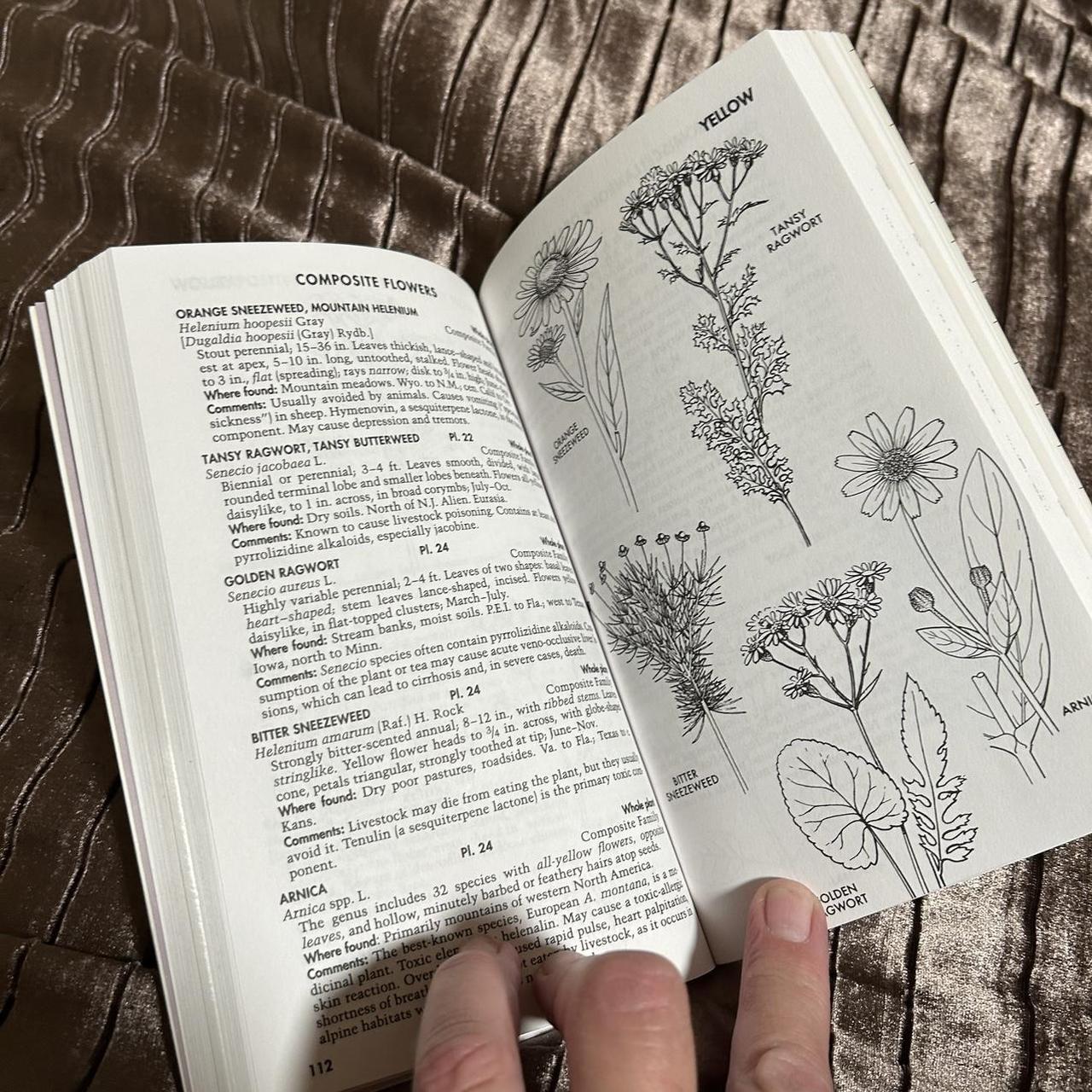 Venomous Animals & Poisonous Plants Peterson Field... - Depop