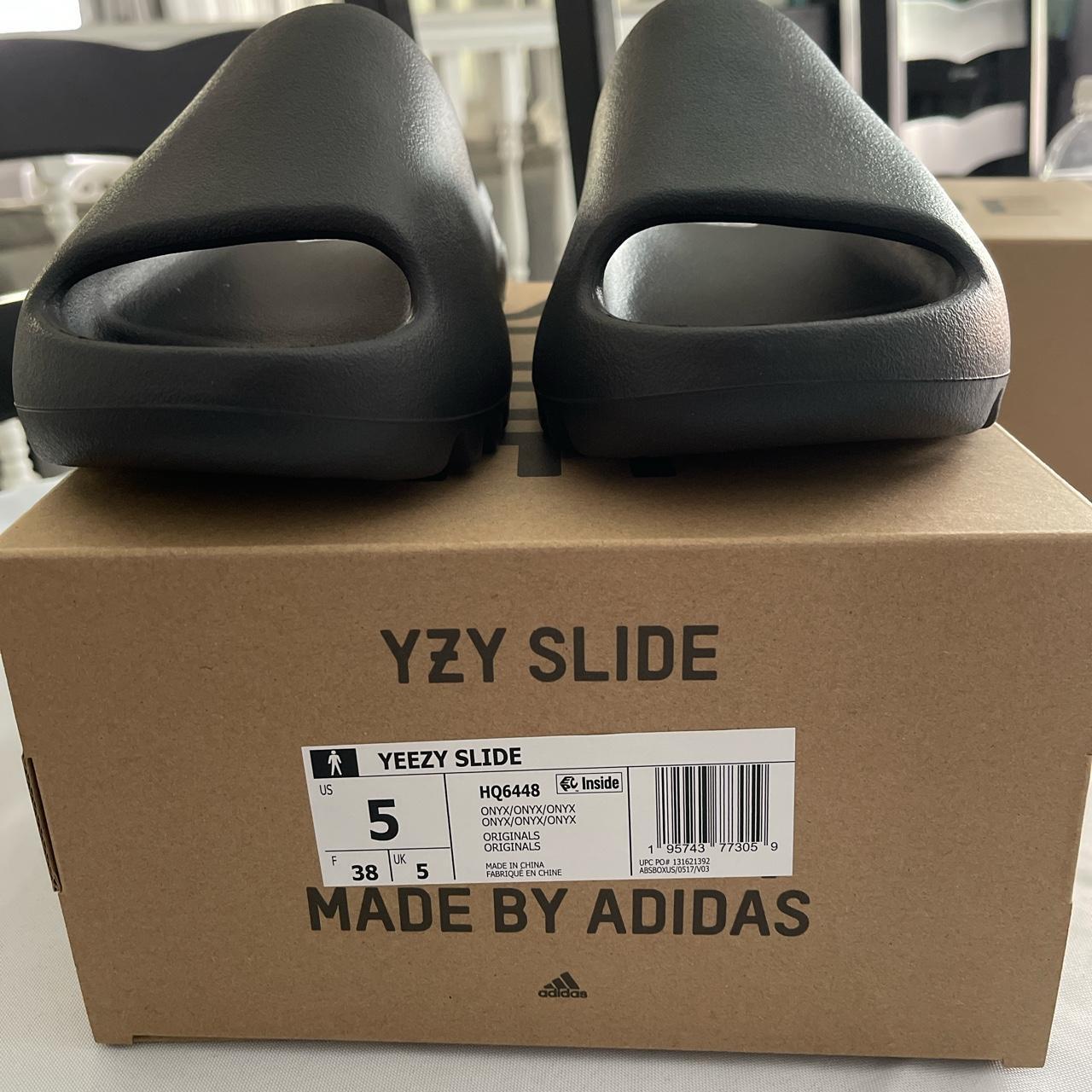 Yeezy Women's Black Slides | Depop