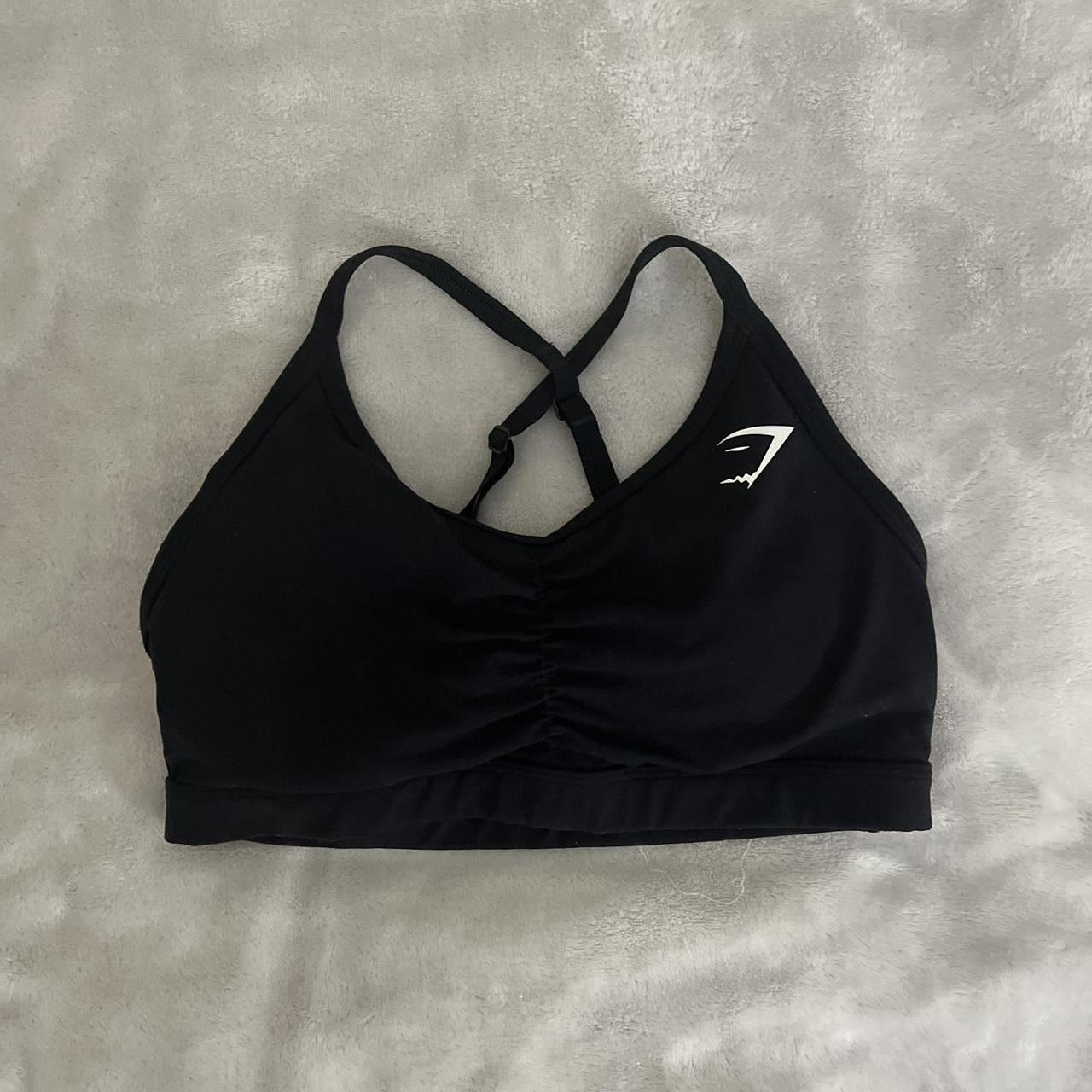Gym Shark sports bra fits like xs - Depop