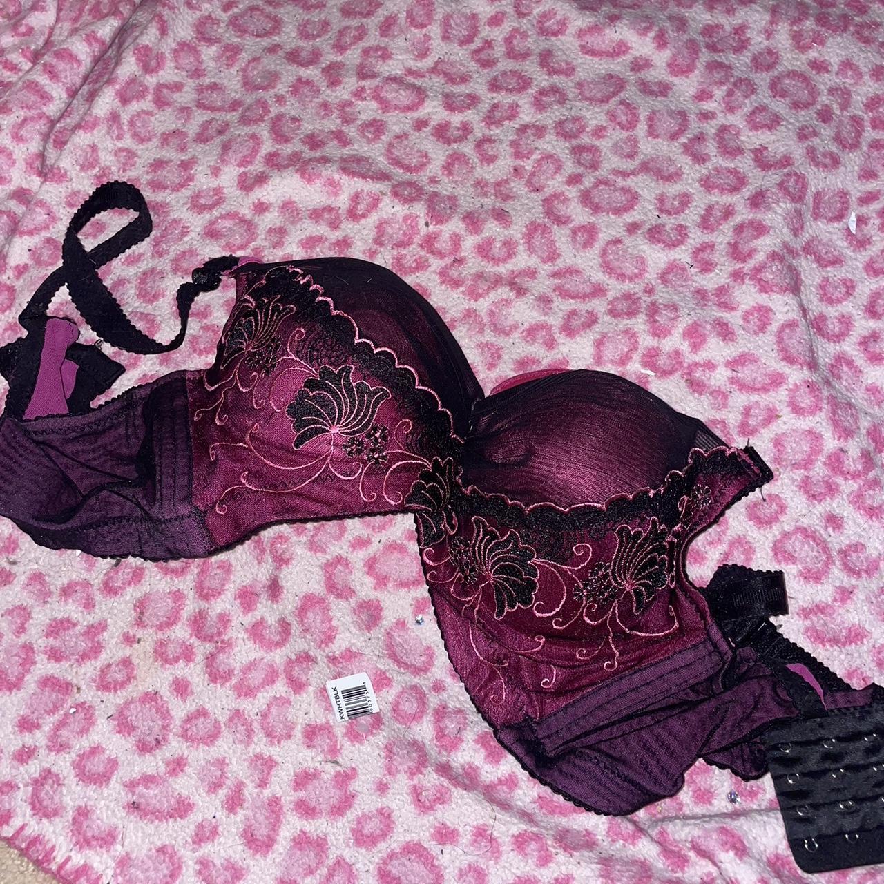 Super cute black and pink bra! Very vamp / mcbling... - Depop