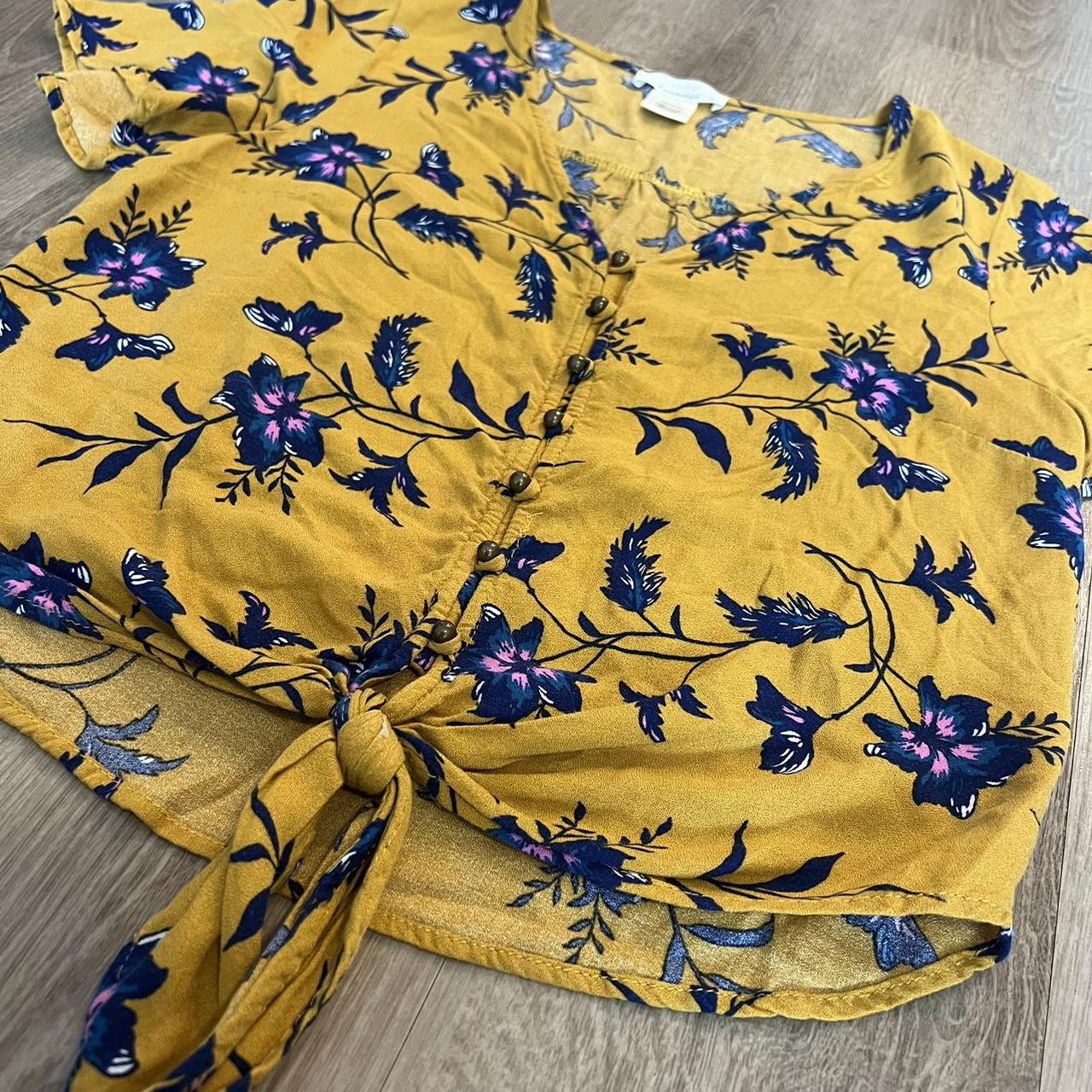 Floral yellow top with ties at the front - Depop