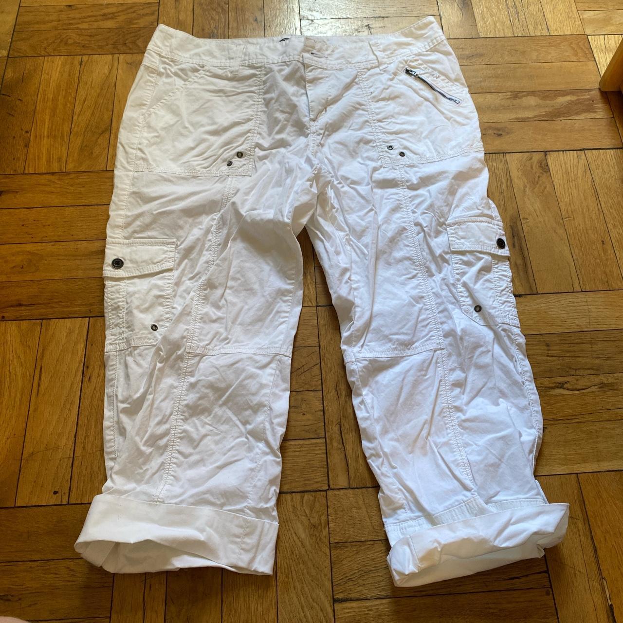 so wrinkly….but SO cute white capris!! i love the... - Depop