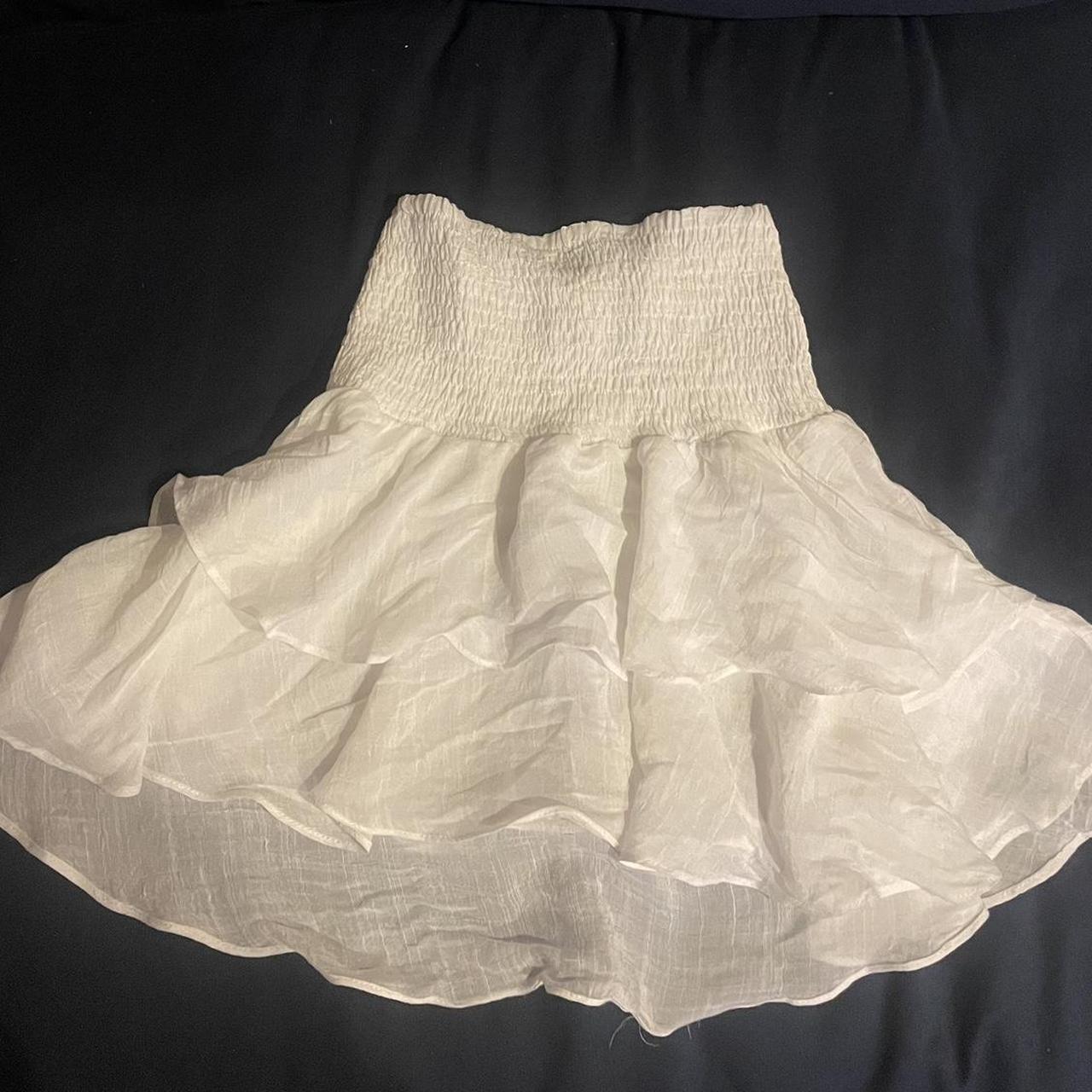 White ruffle skirt - Depop
