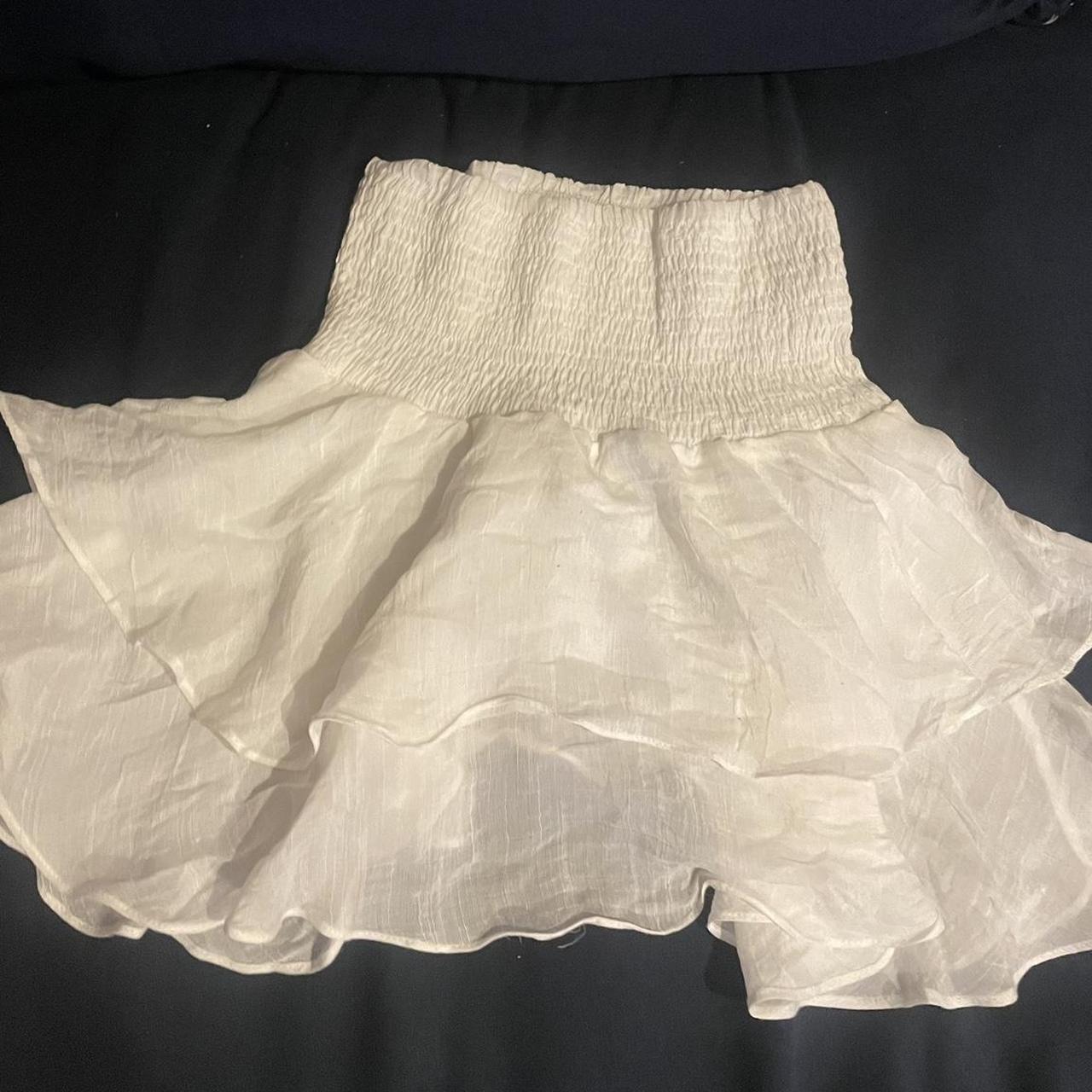 White ruffle skirt - Depop