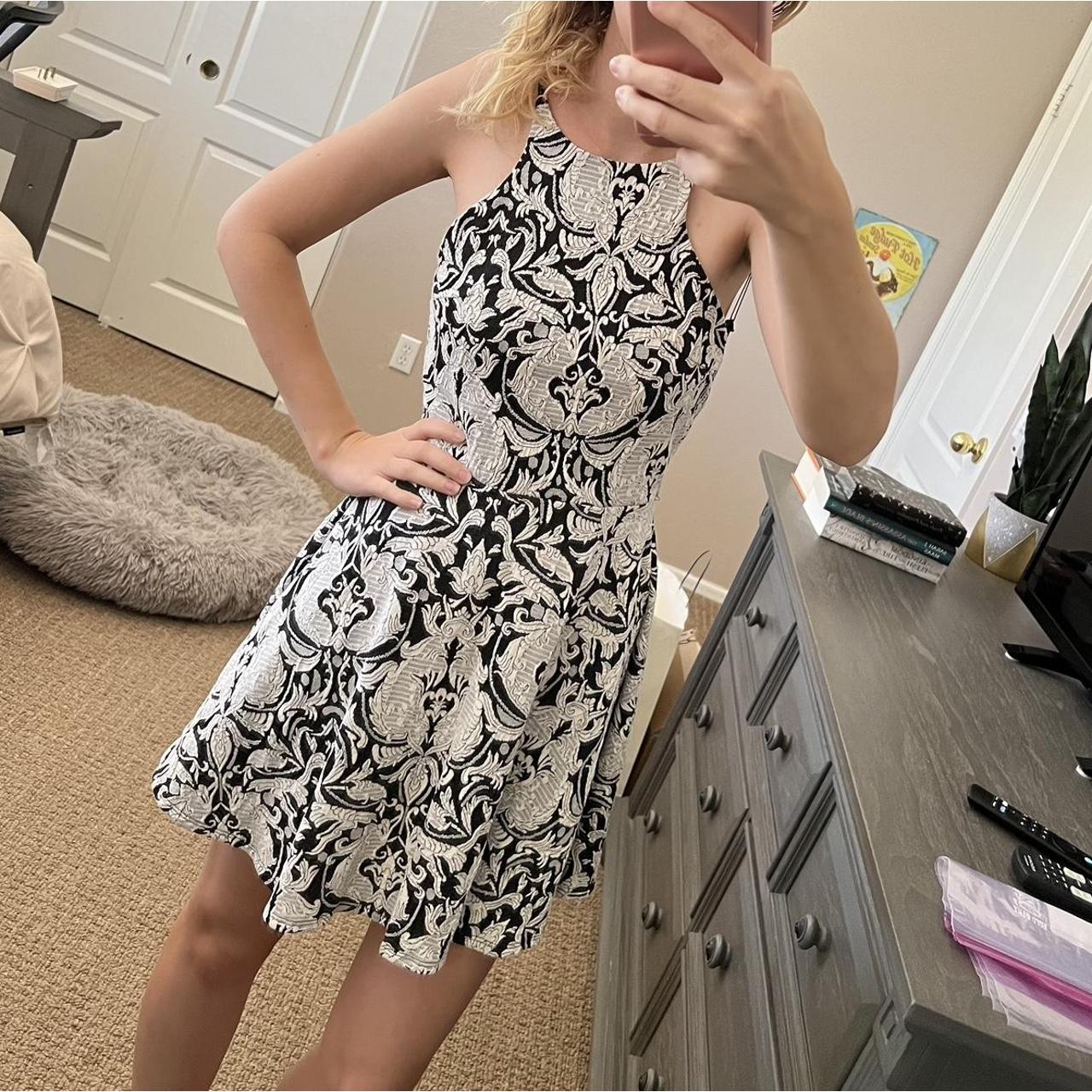 Elegant, formal flare dress. Can fit a size XS/S.... - Depop
