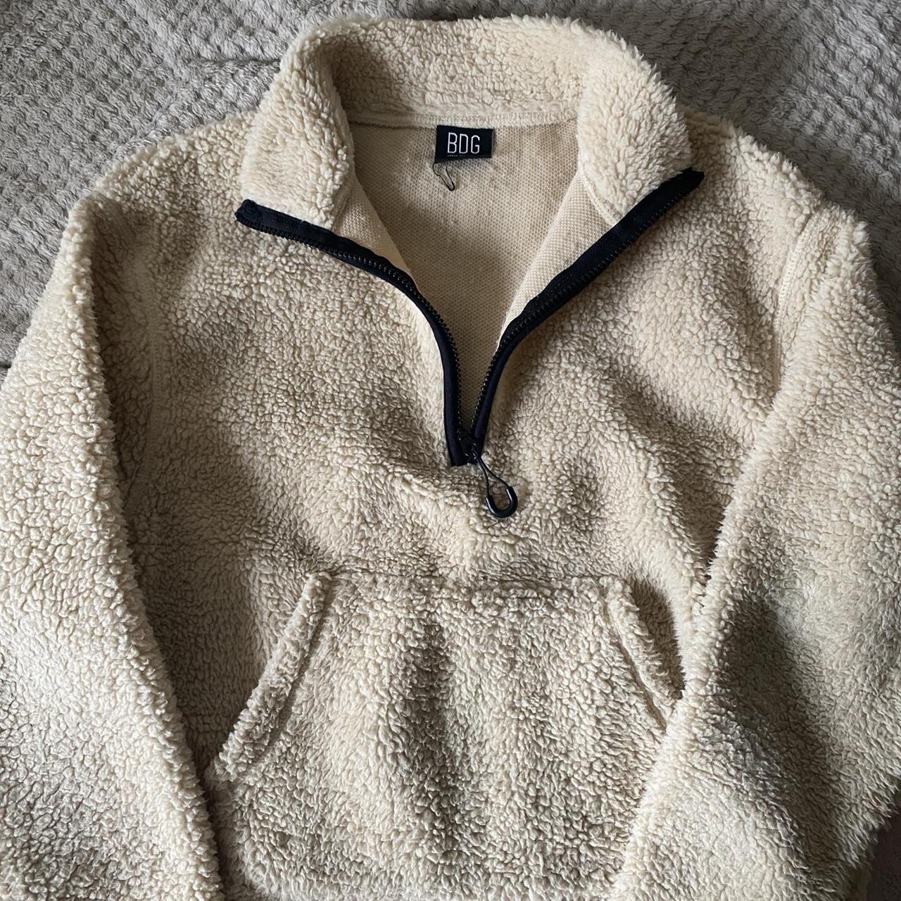 Cream fleece/jumper Urban Outfitters (size 6/8) - Depop